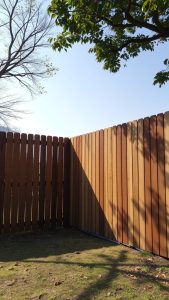 20 Creative Sloped Backyard Fence Ideas for Every Style - Upcycled ...